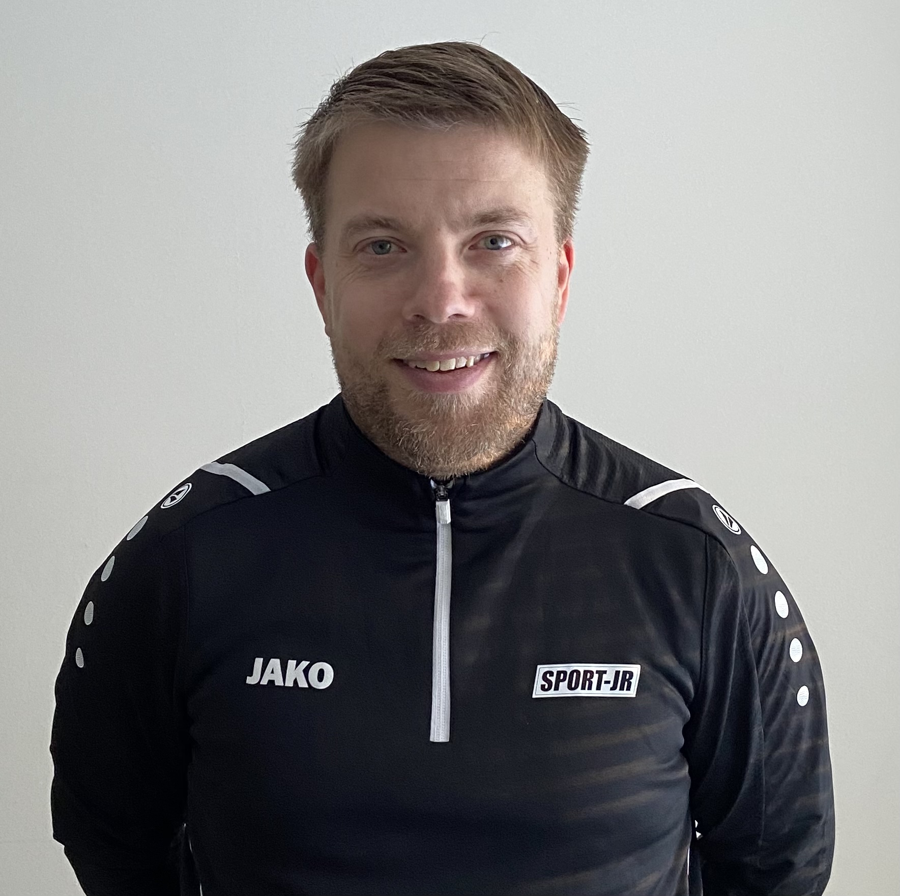 Tietoa meistä – SPORT-JR